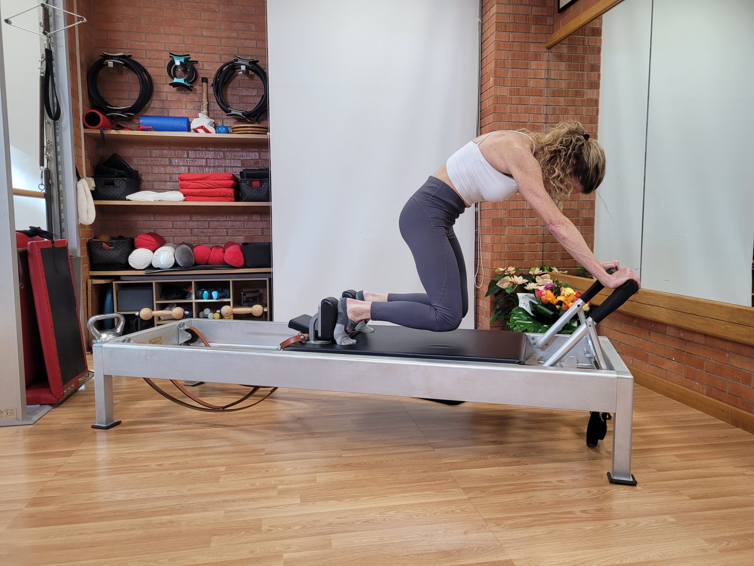 Corso Reformer: Knee Stretch | Alessandra Pelonara | MYC